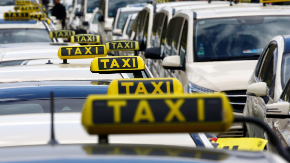 Uber lançará serviço de táxis em São Paulo