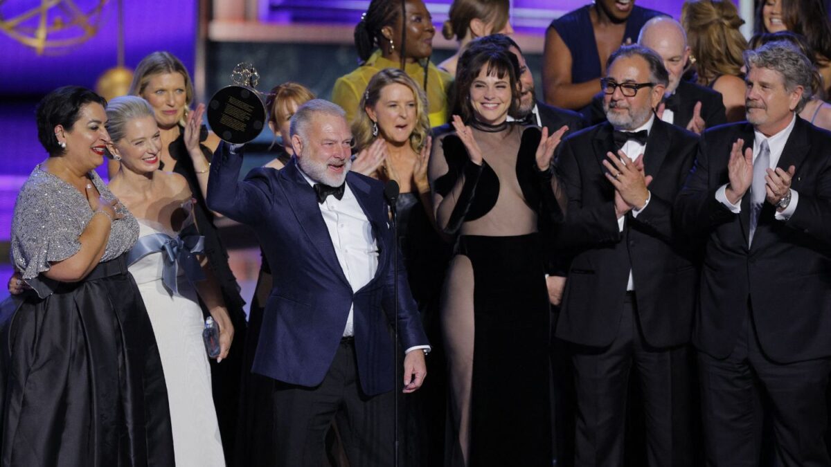 Hollywood Celebra "The Pitt", "O Estúdio" e "Adolescência" no Emmy Awards